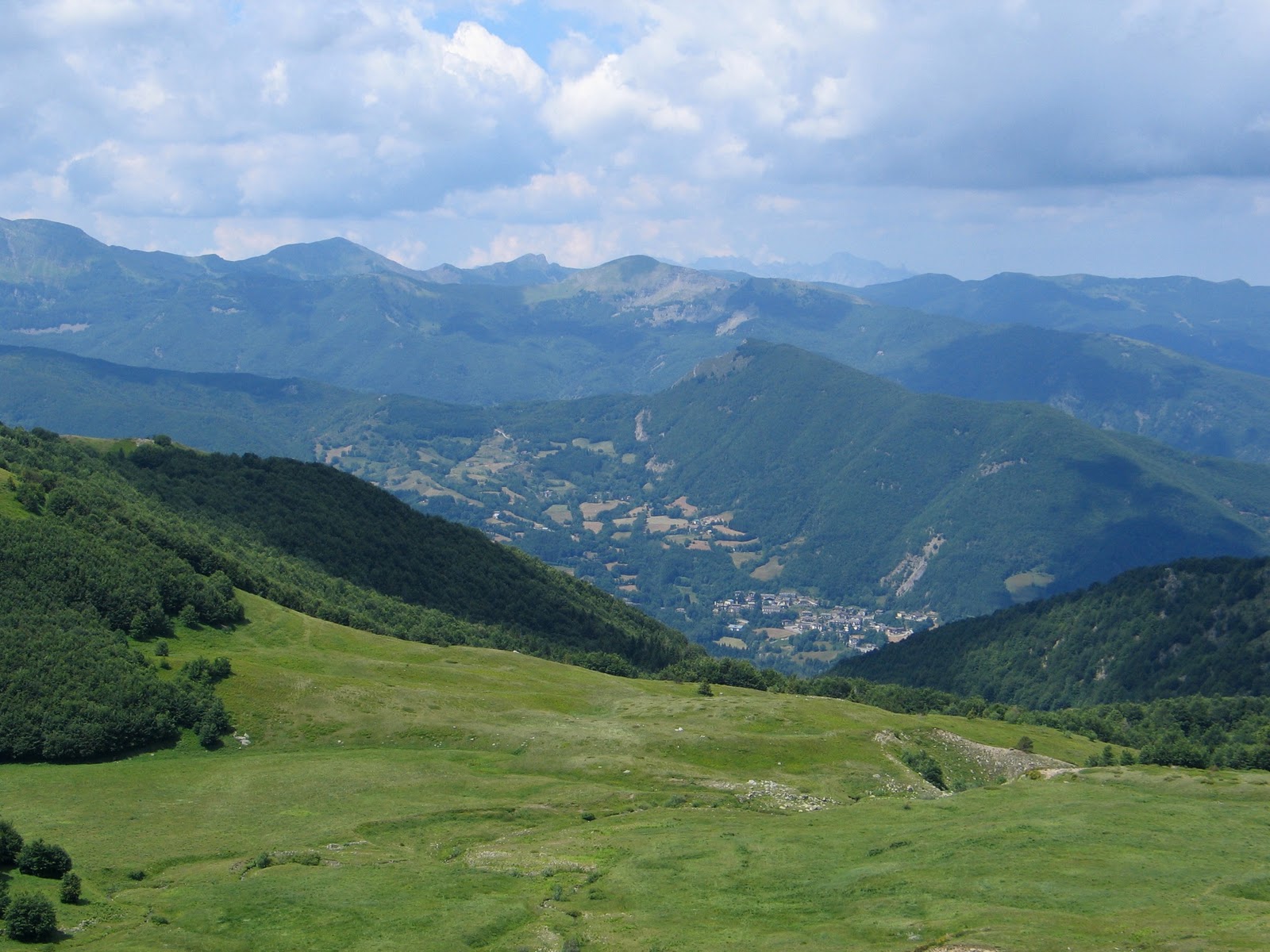 50 Hikes In and Around Tuscany: Hikes of the Northern Apennines
