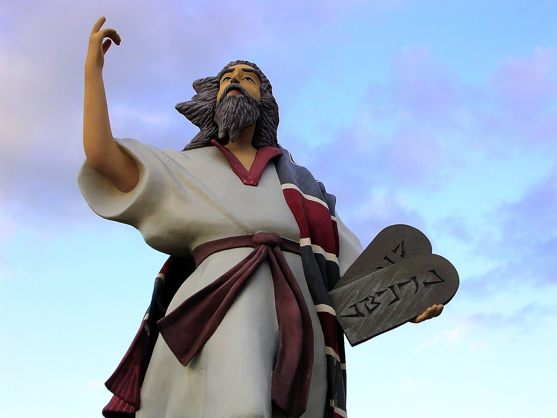 MOISÉS ANUNCIOU JESUS CRISTO?