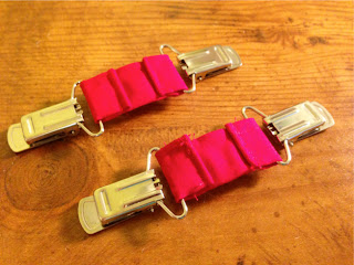 The Pursuit of Happiness: DIY Sew Childrens' Mitten Clips