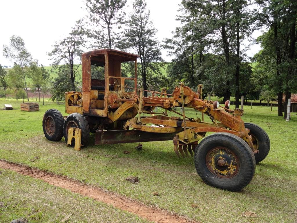 Tratores e Máquinas: motor grader Caterpillar 212