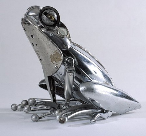 ArtOmega: Unik, Patung Terbuat dari Logam Baja