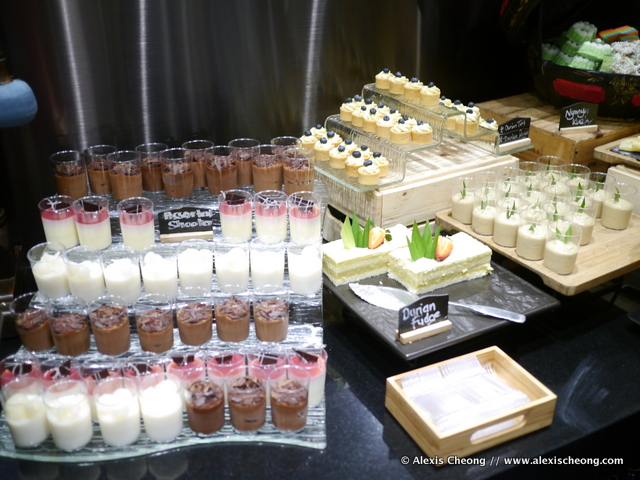 Hotel Buffet Review: Straits Cafe at Rendezvous Hotel, 9 Bras Basah Rd ...