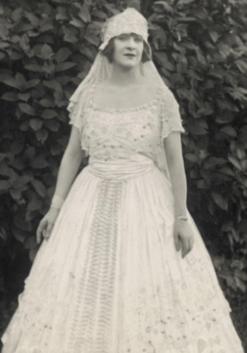 Adele Blood & Her Sad Suicide