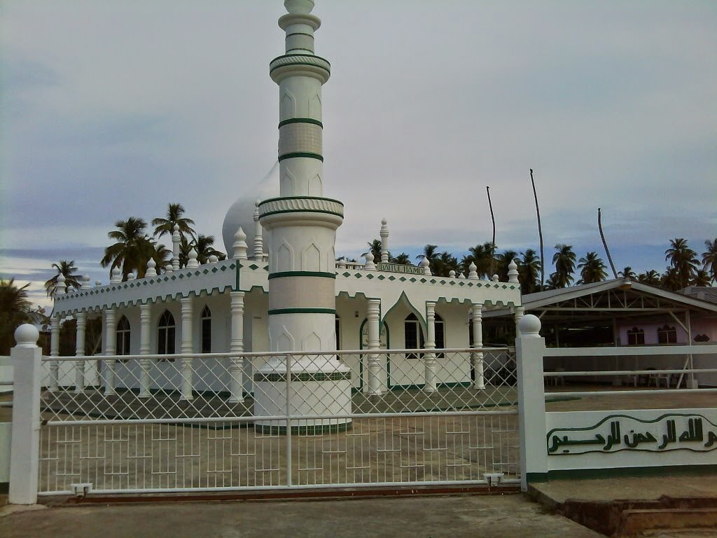 AHMADIYYA MOSQUE: Baitul Hamd Mosque - icacos, Trinidad & Tobago