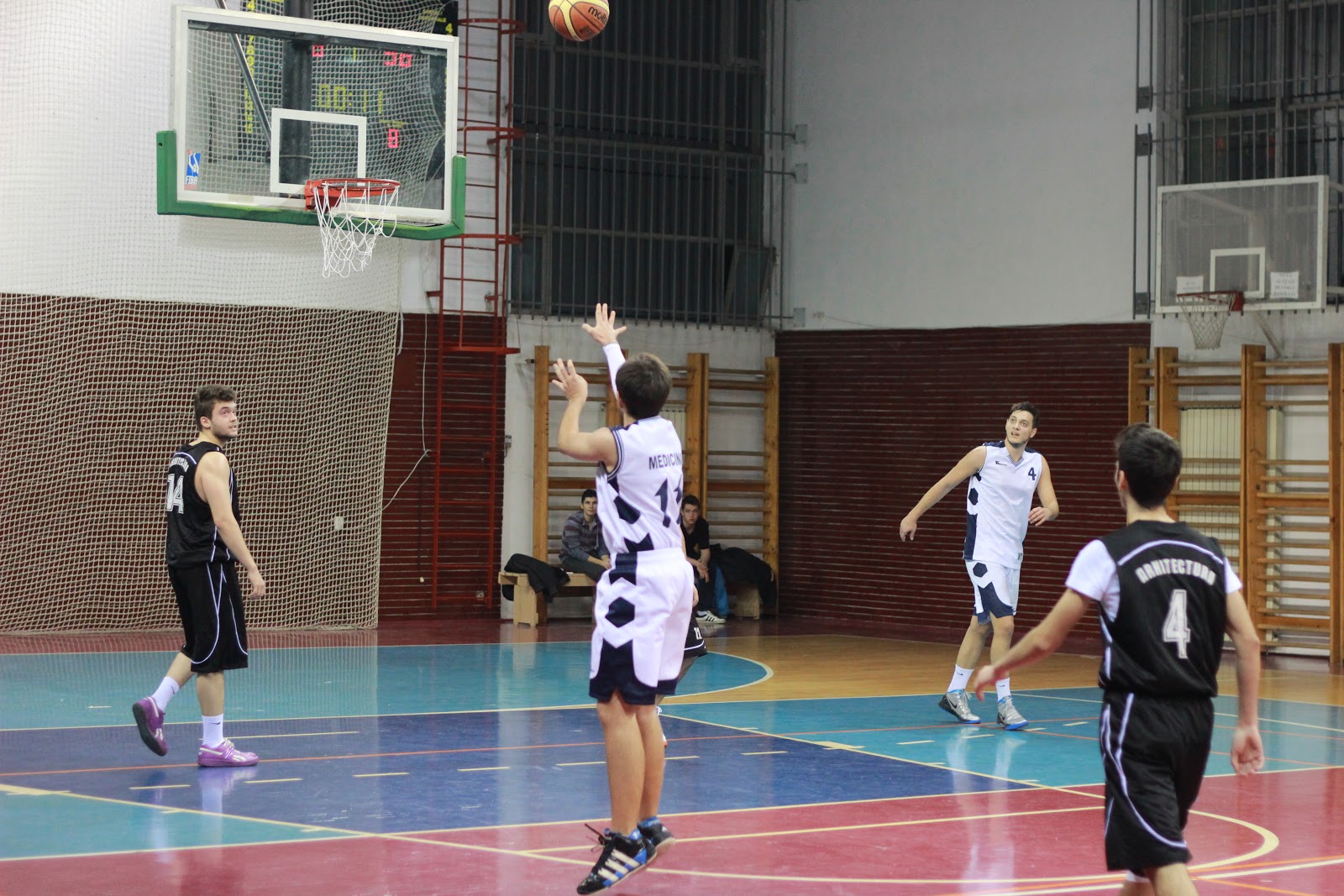 CAMPIONATUL UNIVERSITAR DE BASCHET: POZE