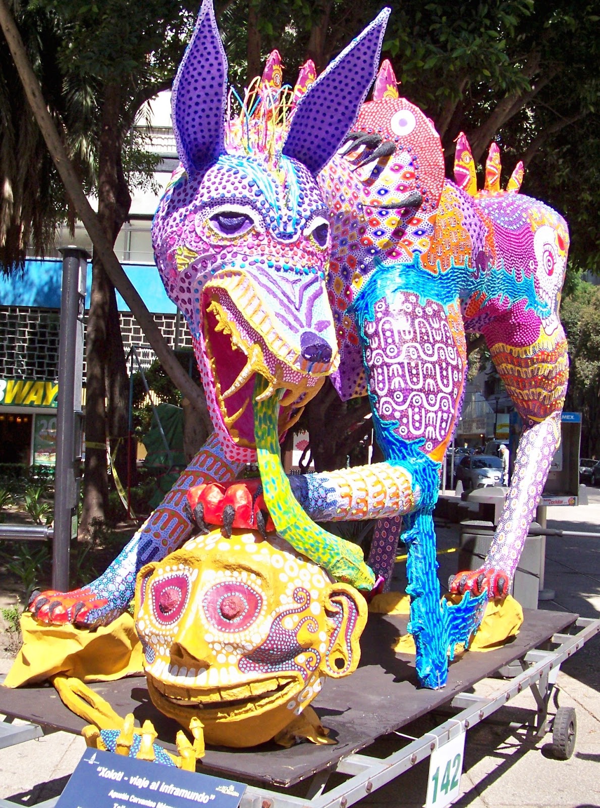Pepe Martínez: ALEBRIJES: SERES FANTÁSTICOS INVANDEN MÉXICO