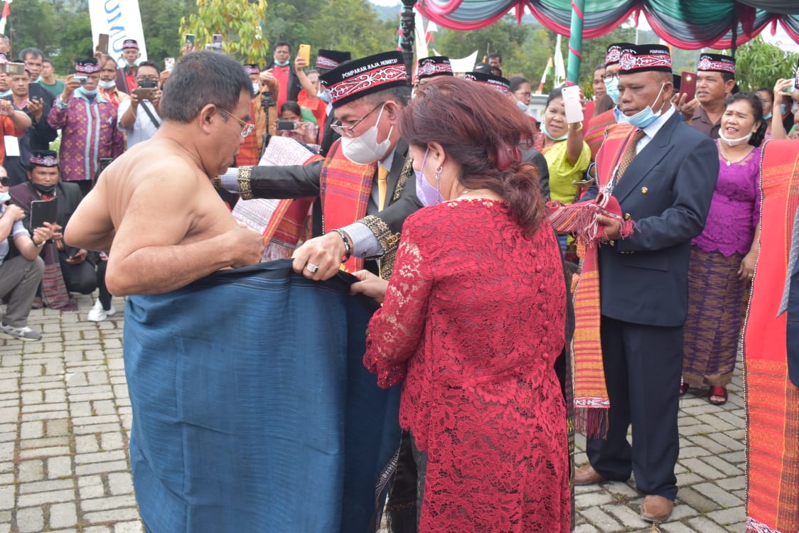 Ketua Umum Punguan Toga Pandiangan Pomparan Raja Humirtap Boru Bere ...