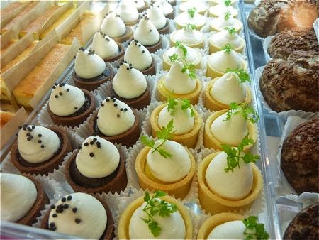 Hawaii eats - Weekly Eater archive: Twice is nice for Kulu Kulu Cake