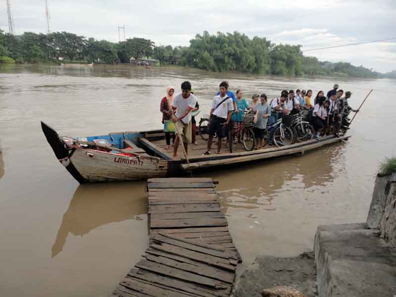 The Bengawan Solo river in Solo, Indonesia