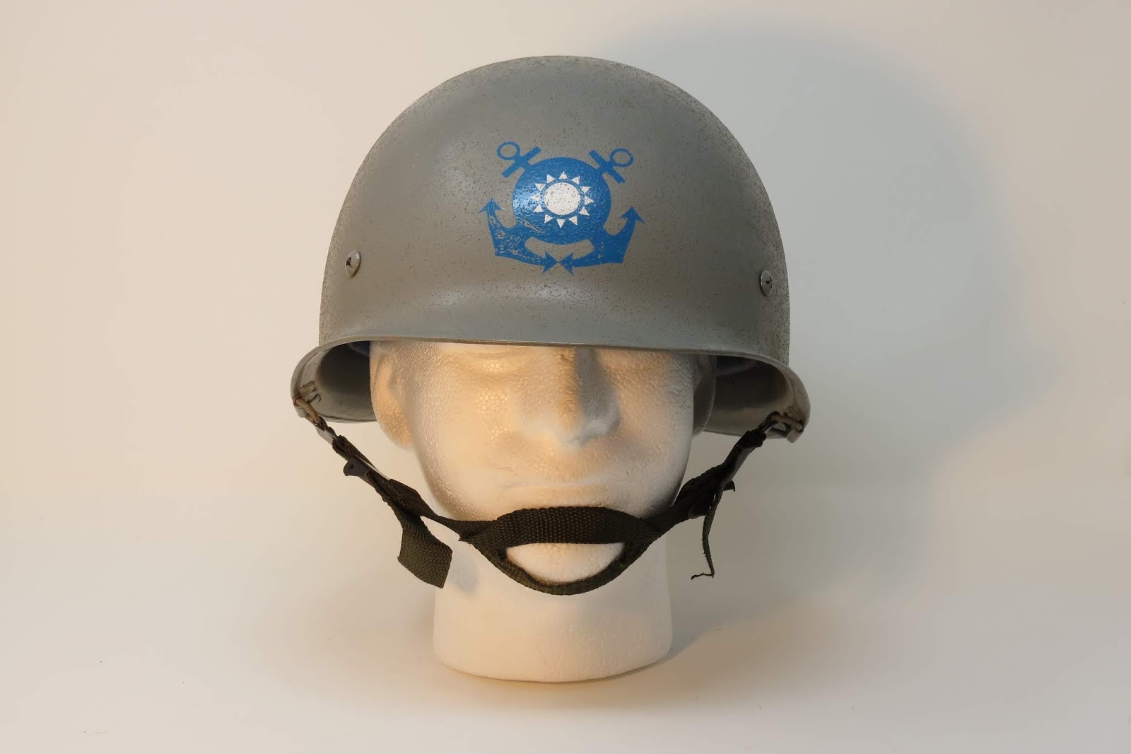 Mannie Gentile: Combat Helmets of the 20th Century: Taiwan M1 helmet, Navy
