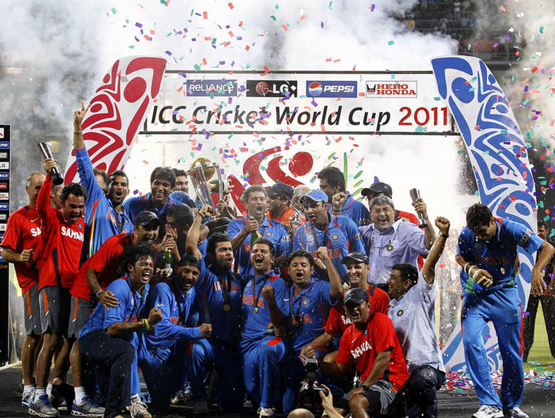 India wins ICC World Cup 2011 Final - Celebration photos | Expert ...