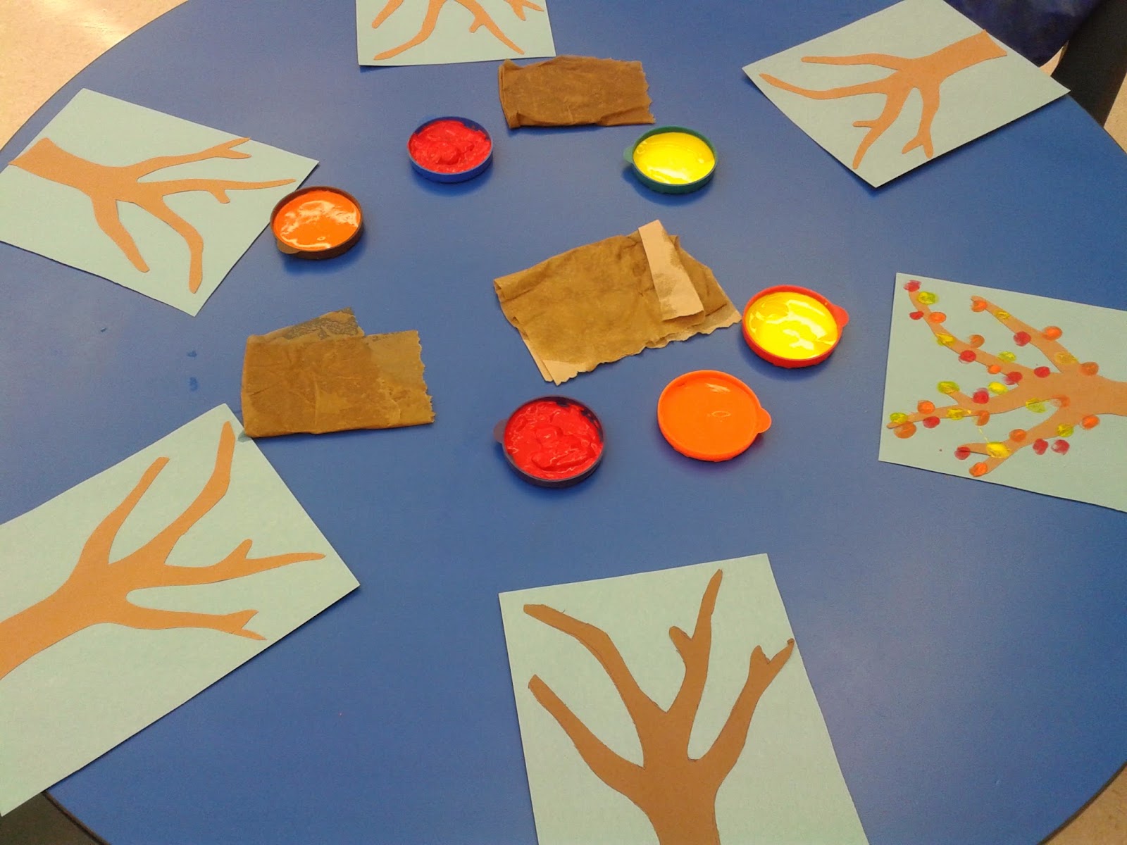 Teach Easy Resources: Fall Tree Finger Painting and Free Fingerpainting ...