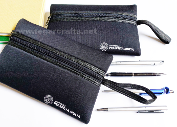 10 Lebih Contoh Pouch Tas Dengan Branding Logo Untuk Hadiah Promosi dan ...