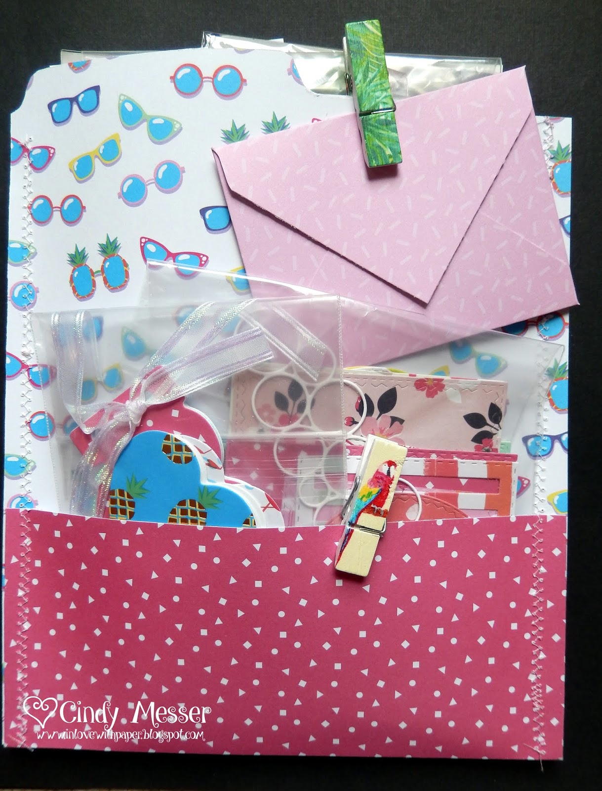 In Love with PAPER!!: Stuffed File Folder