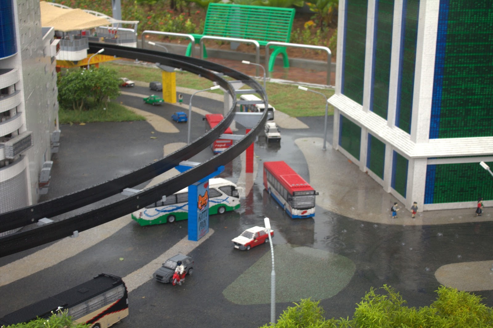 Jalan-Jalan Terus: New Year in Legoland – Malaysia