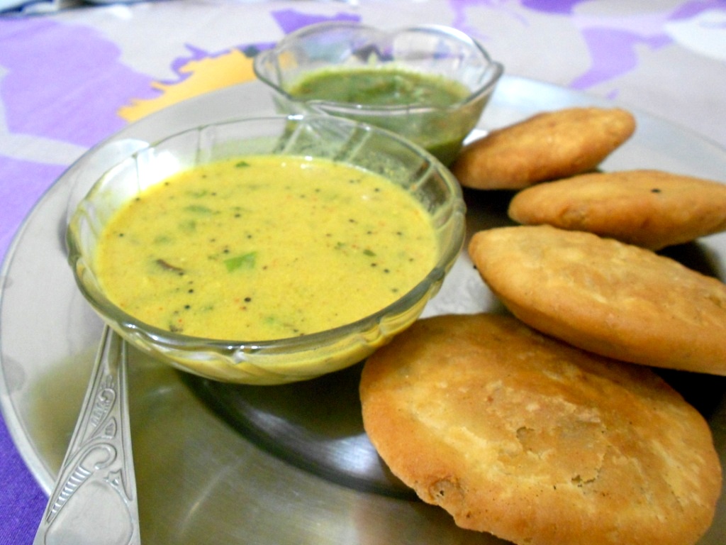 Flavors from my kitchen !: Kadhi-Kachori