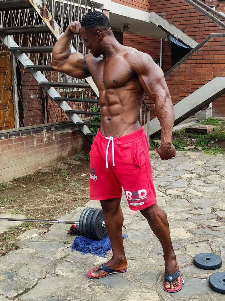 world bodybuilders pictures: south african bodybuilder Nana Fosu from ...