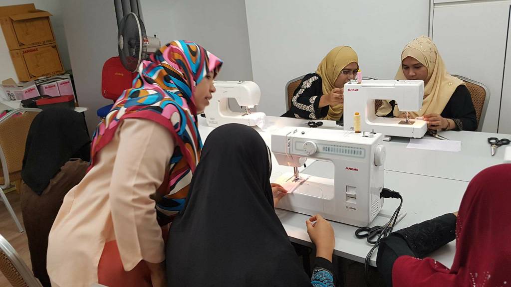Kelas Menjahit Bersama Sewing World Gallery | Madrasah Hashimiah