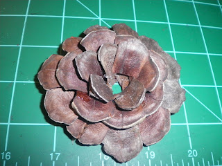 Leighs Creations: Pine Cone Roses Tutorial