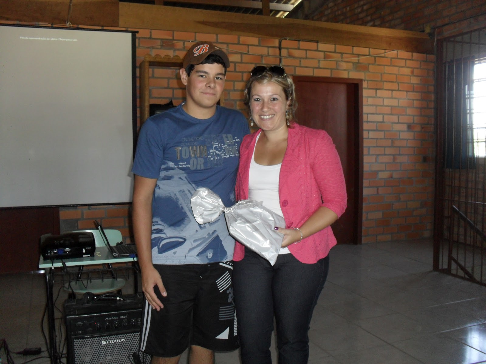 E.M.E.F. MACHADO DE ASSIS: PALESTRA COM A PROFª MESTRE MAITÊ DAMÉ LEMOS