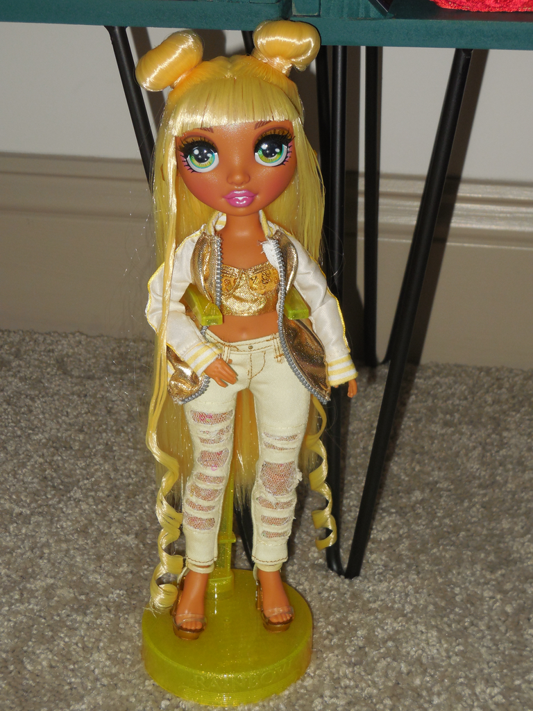 Veni Vidi Dolli: REVIEW: Rainbow High Sunny Madison