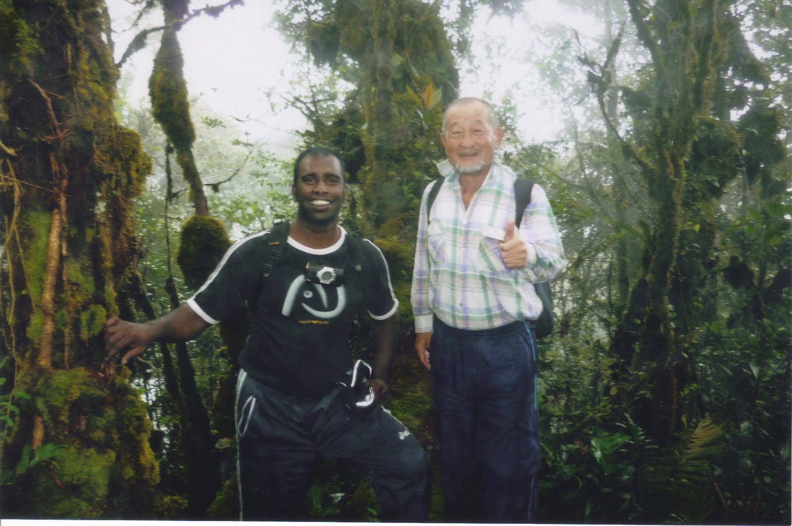 キャメロン サービス / CAMERON SERVICE : 29. 写真入りゲストブック、コメントと楽しい写真集。