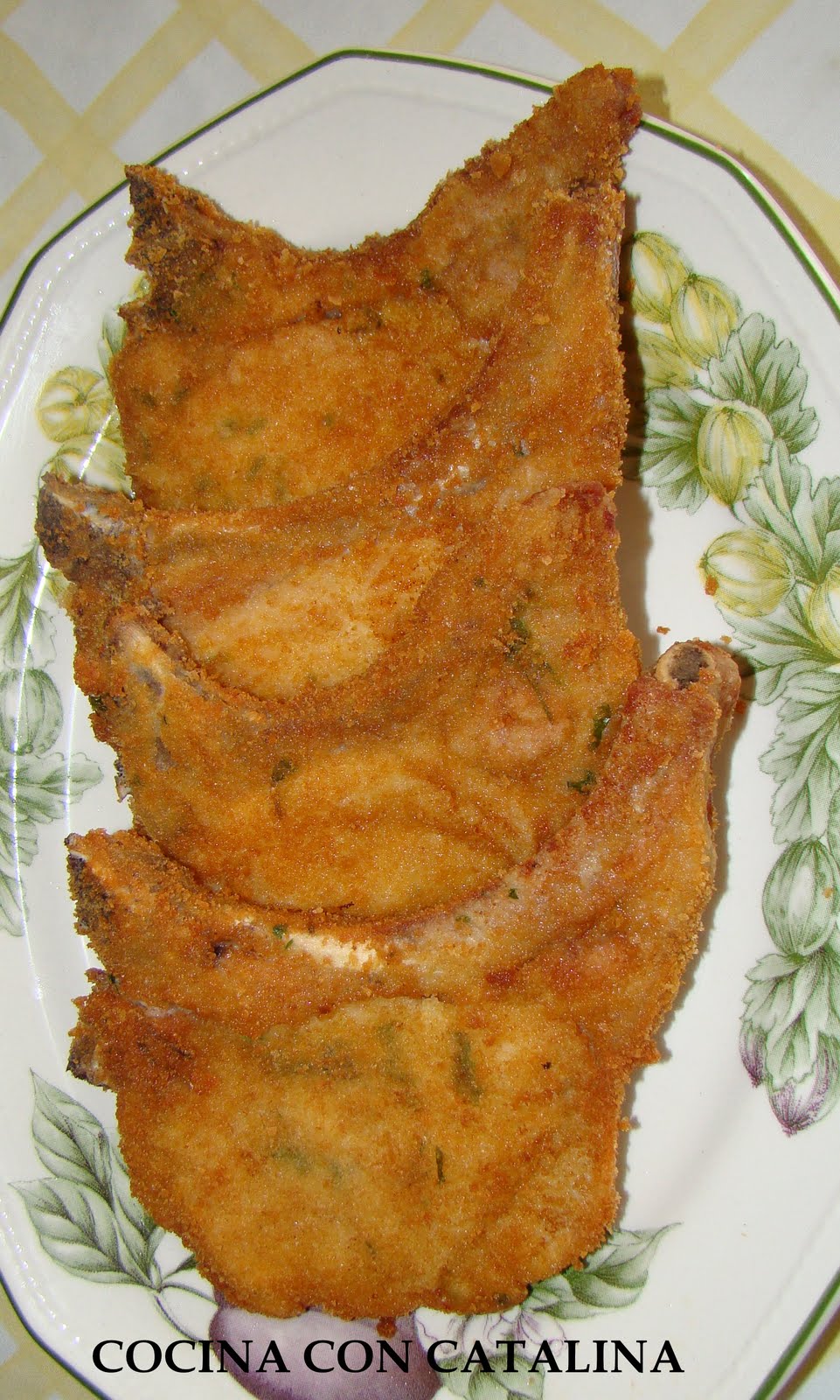 COCINA CON CATALINA: Chuletas de Cerdo Empanadas receta de mi abuela