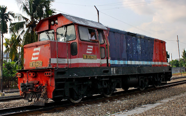 Arsip 76R: Lokomotif Disel Indonesia