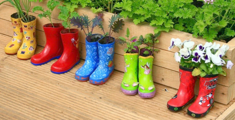 Pot Bunga dari Sepatu atau Sendal Bekas ~ goodsidea