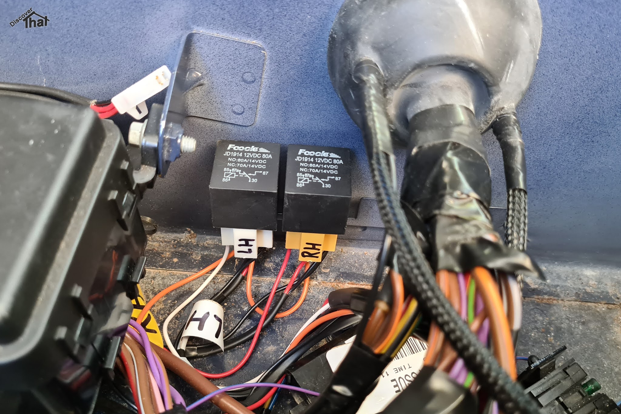 DiscoverThat - Journal: Defender Puma heated seat electrics