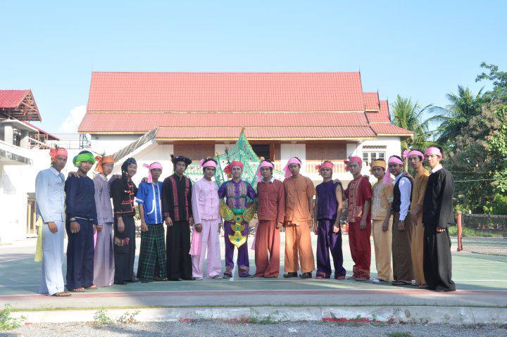 Welcome to Kyaing Tong :): Beautiful Traditional Costumes in Shan State