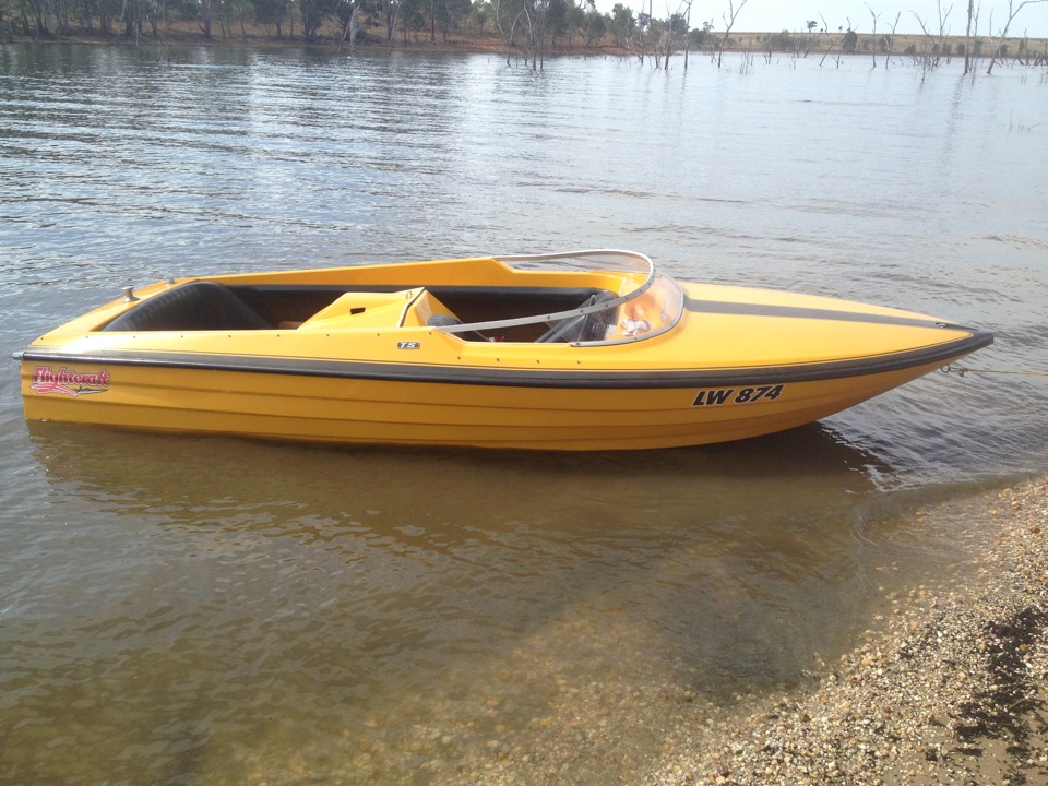 AUSSIE SKIBOATS: FLAWLESS FLIGHTCRAFT