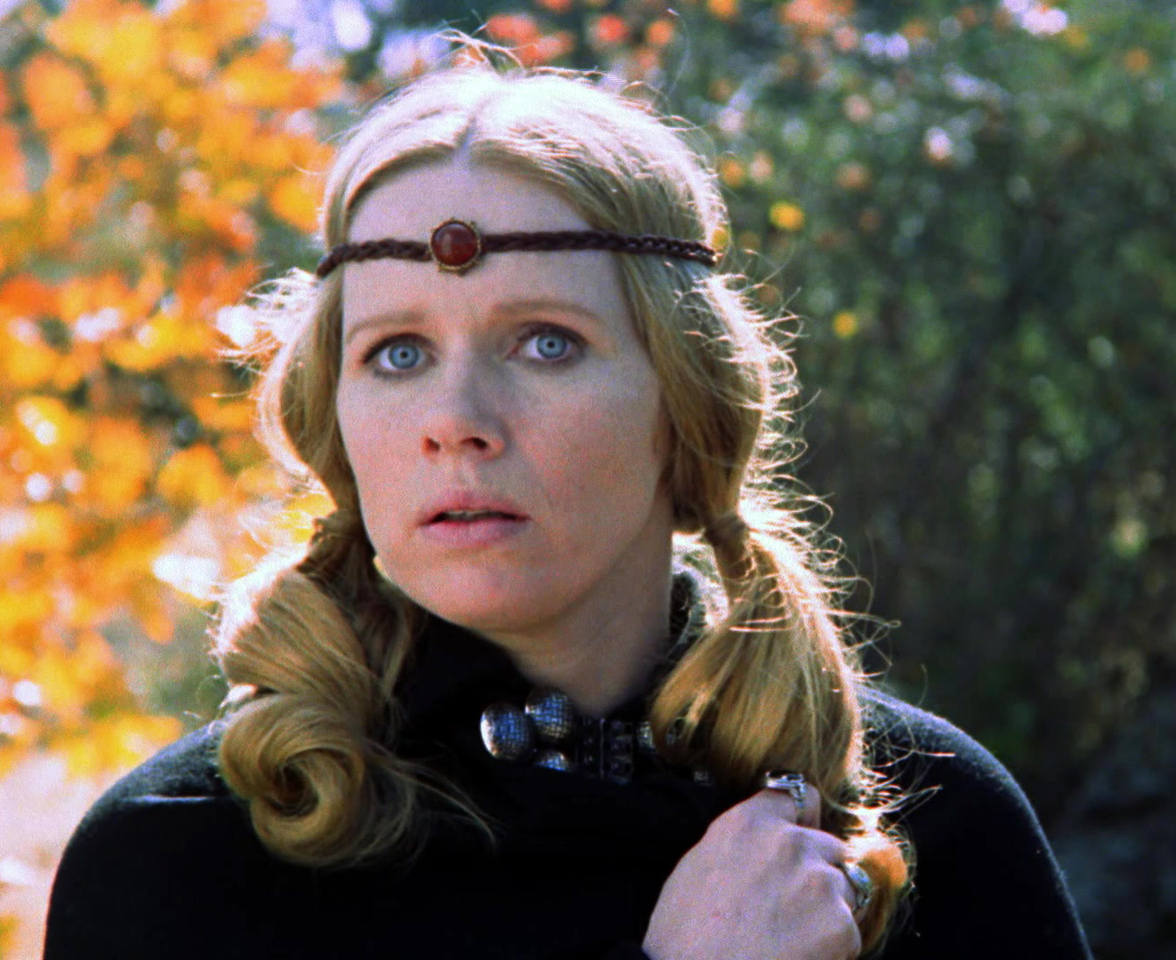 Leonor | MOSTBEAUTIFULGIRLSCAPS