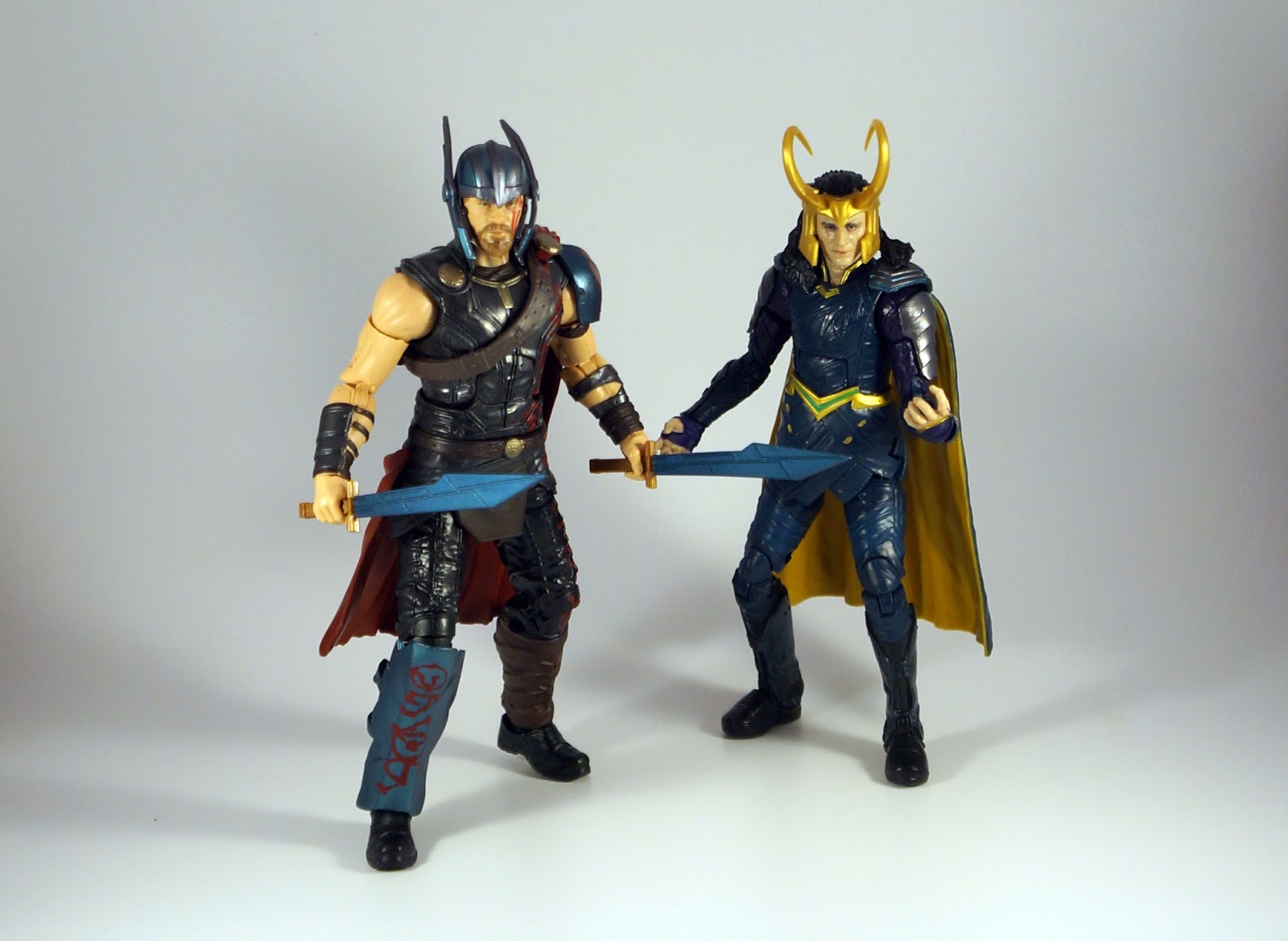 TOYS ARE LIFE: Review - Marvel Legends Thor and Loki Ragnarok Figures ...