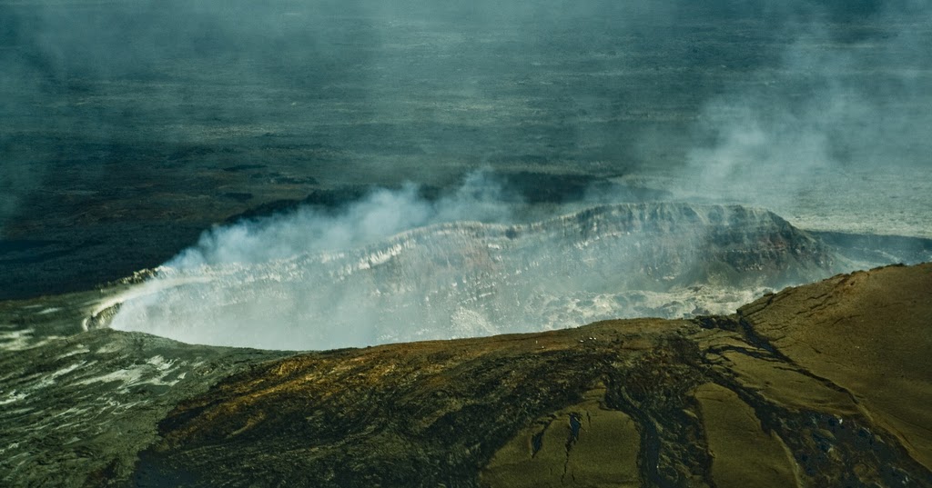 Pengertian, Bentuk dan Ciri Gunung Api Perisai (Shield Volcano) - TKJ Pengertian, Bentuk dan Ciri Gunung Api Perisai (Shield Volcano) - TKJ