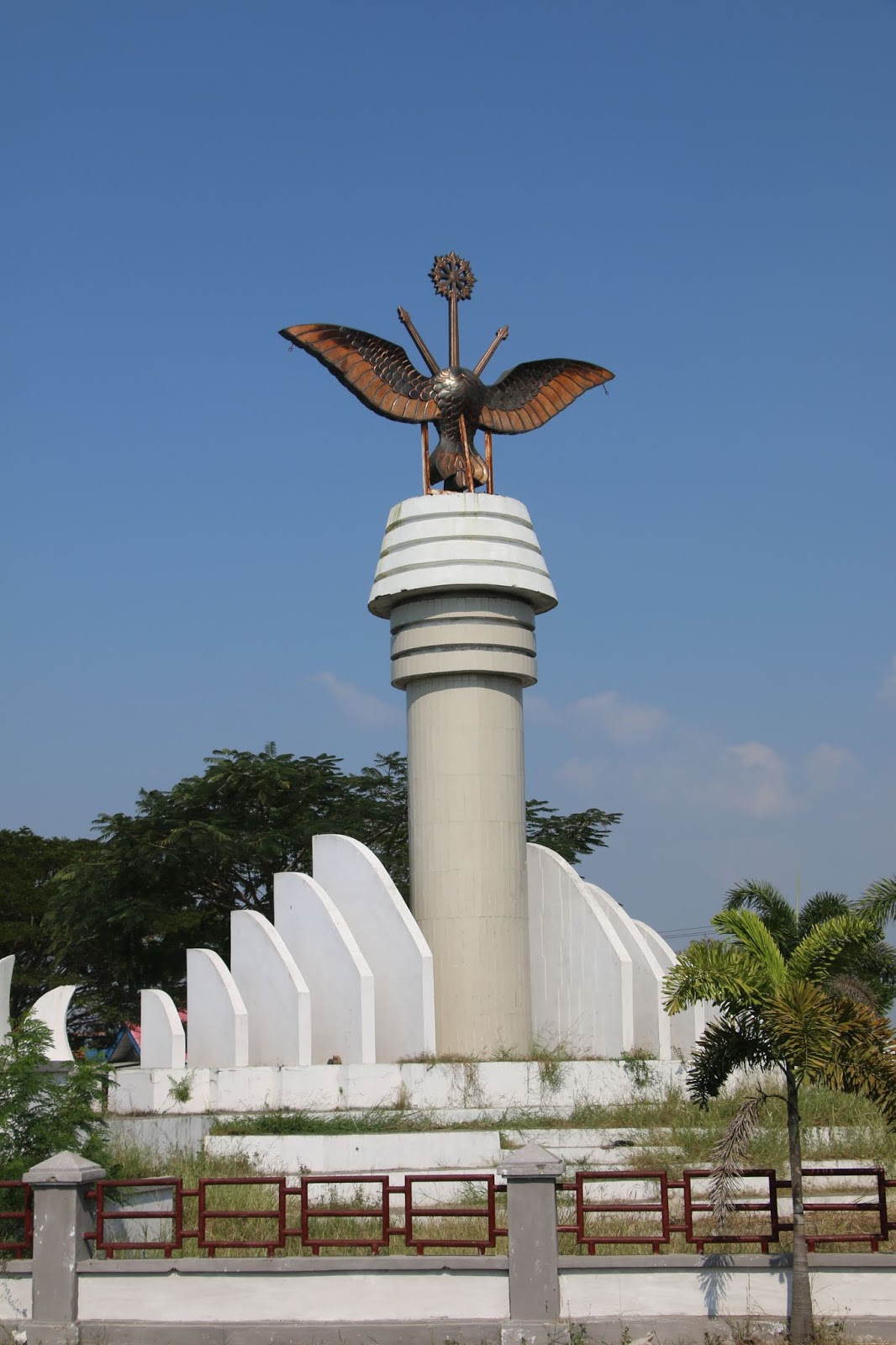 Tugu Gagak Winangsih Sukra Indramayu