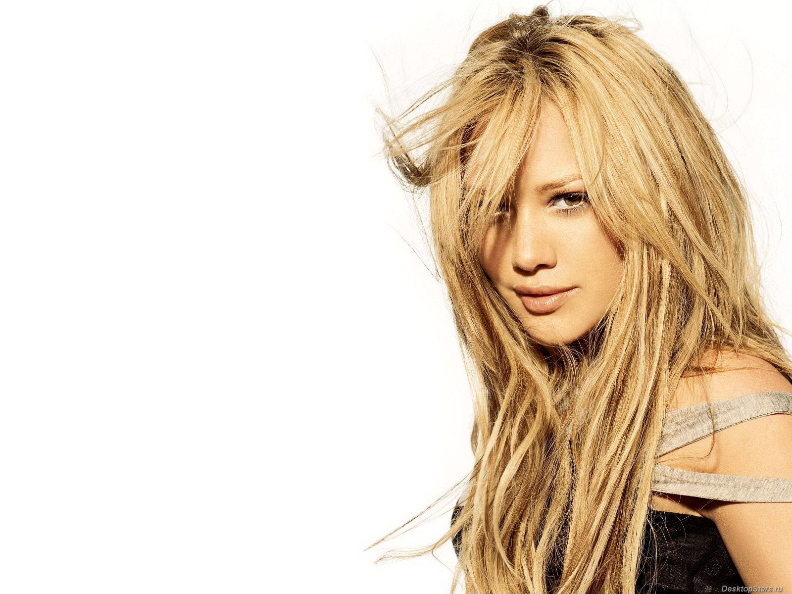 αρωμα-γυναικας: Hilary Duff Singer Of Holly Wood Profile