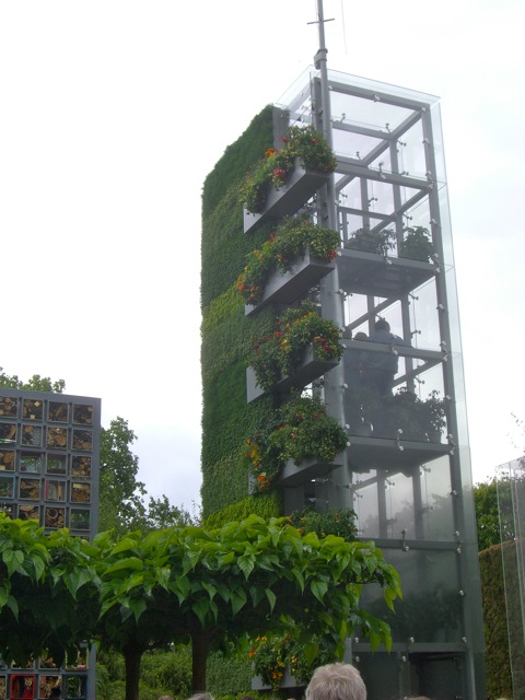 Plant tower, bug tower