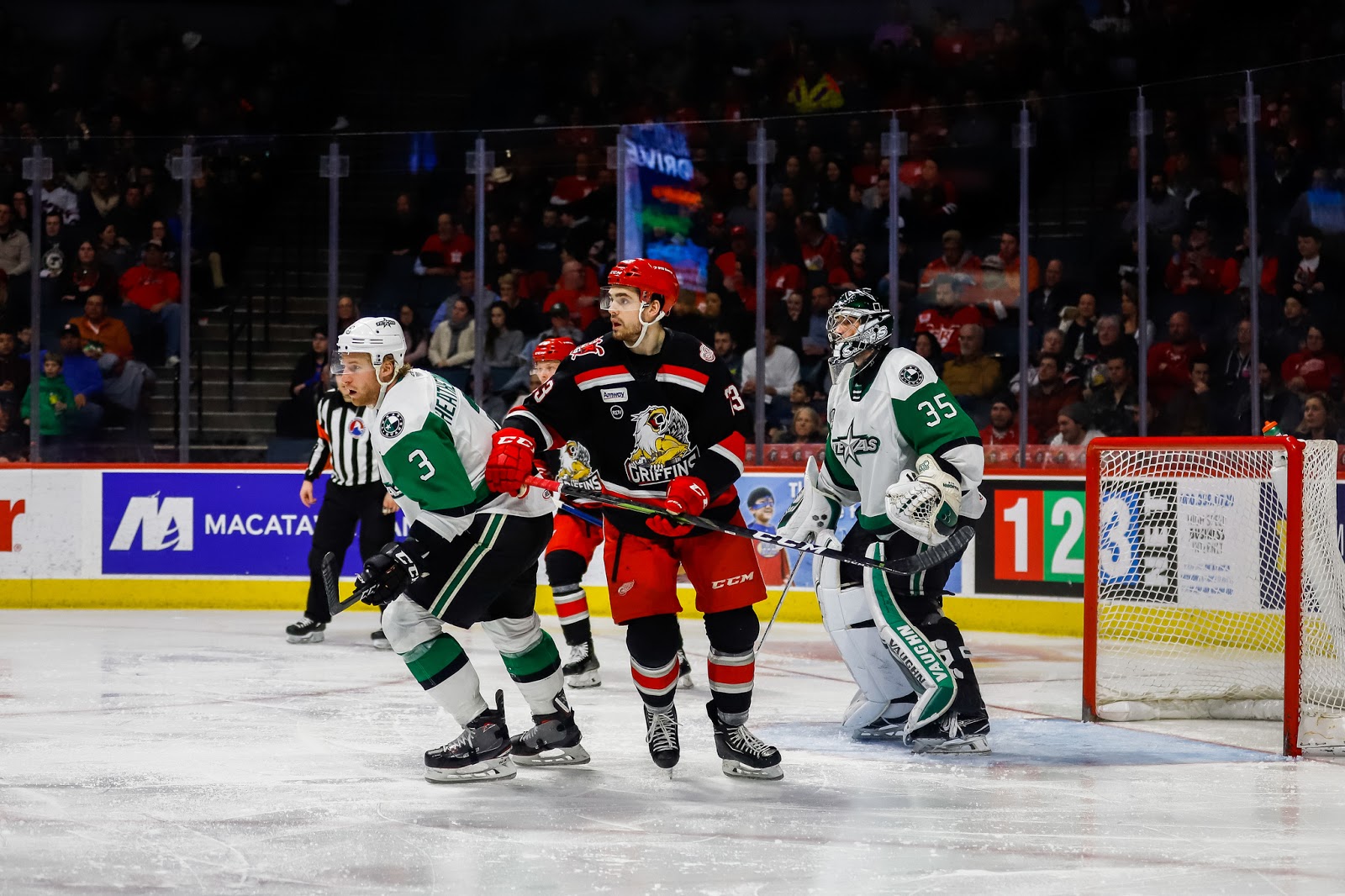 Former Star Derek Hulak Downs Texas in the Shootout, 4-3