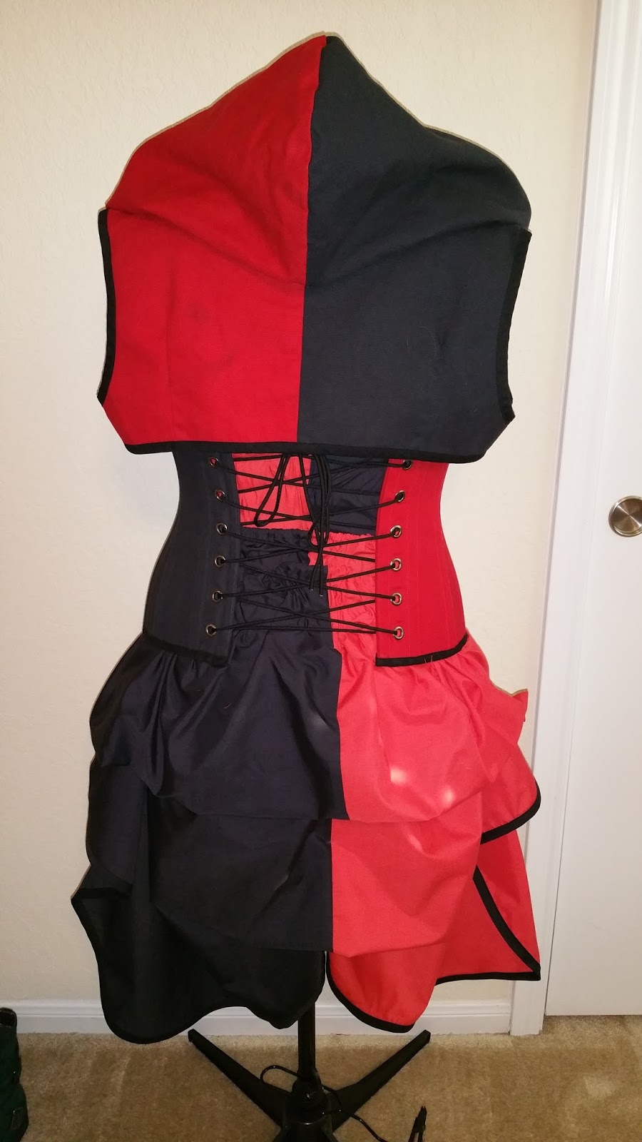 Danielle Sews: Simplicity 1091 - Harley Quinn Corset