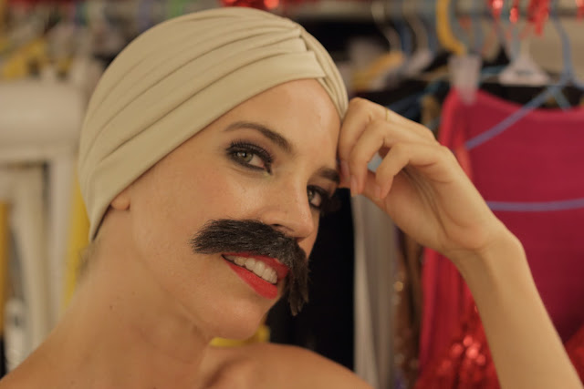 Prueba y Vete : Probando a.....Ser una Cabaretera en Lío Ibiza gracias ...