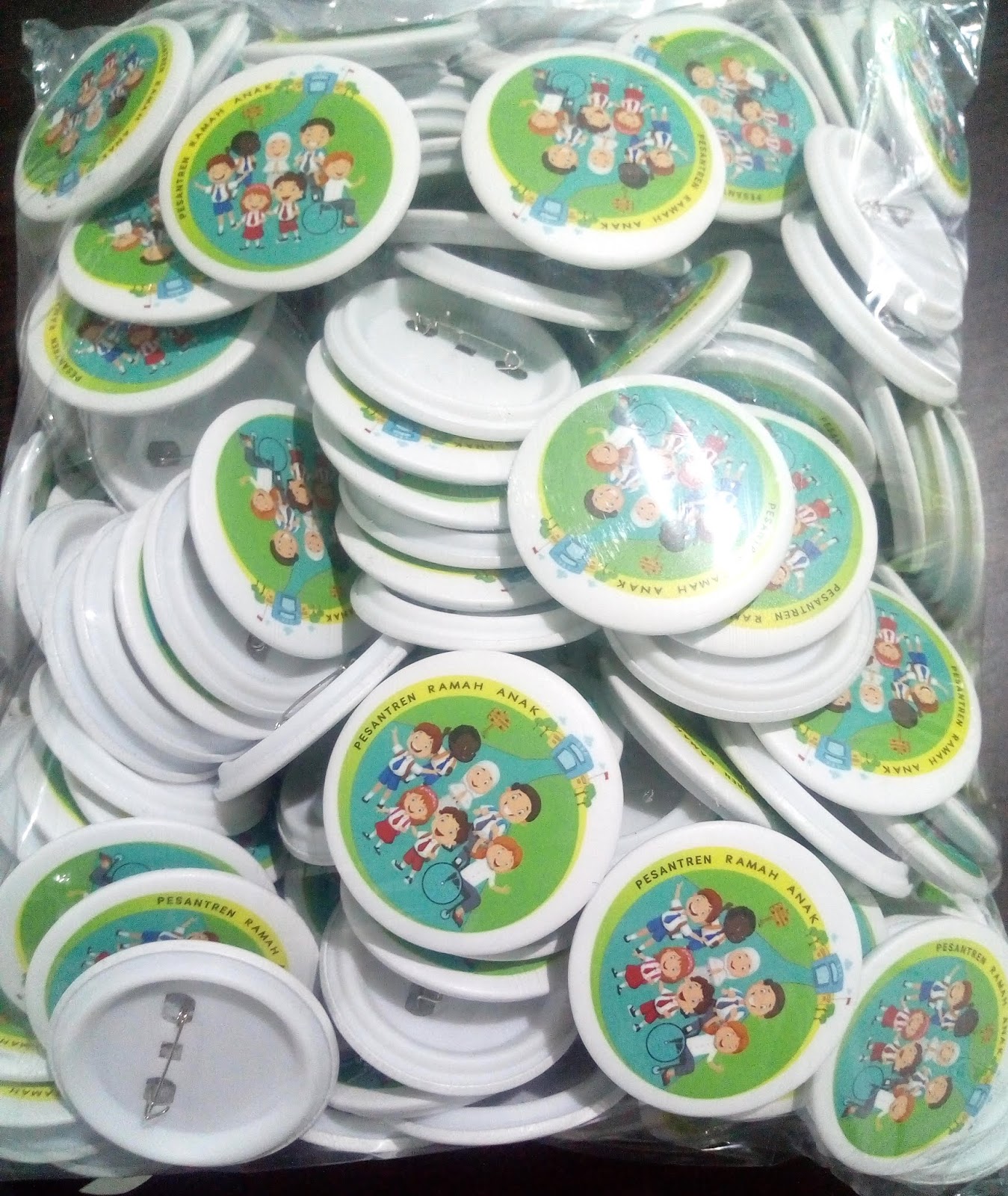 Buat pin murah, cetak pin, bikin pin, buat gantungan kunci, akrilik ...