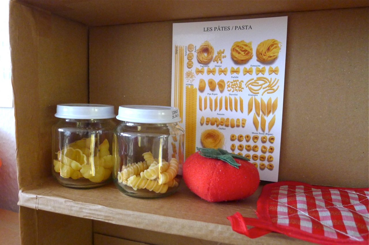 Mum in the making: Monday Made: Our cardboard kitchen