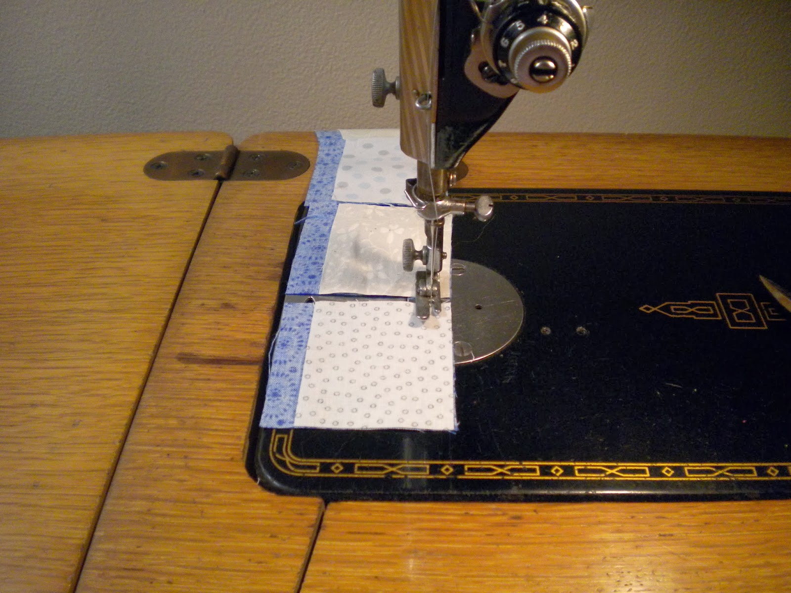 Piece n Quilt: Easy Castle Wall Block