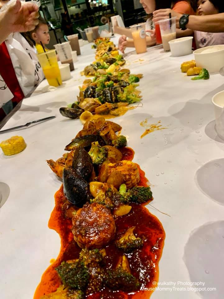 #PakaiTanganJer Seafood Feast Family Dining At Ombak Kitchen! - Mouse ...