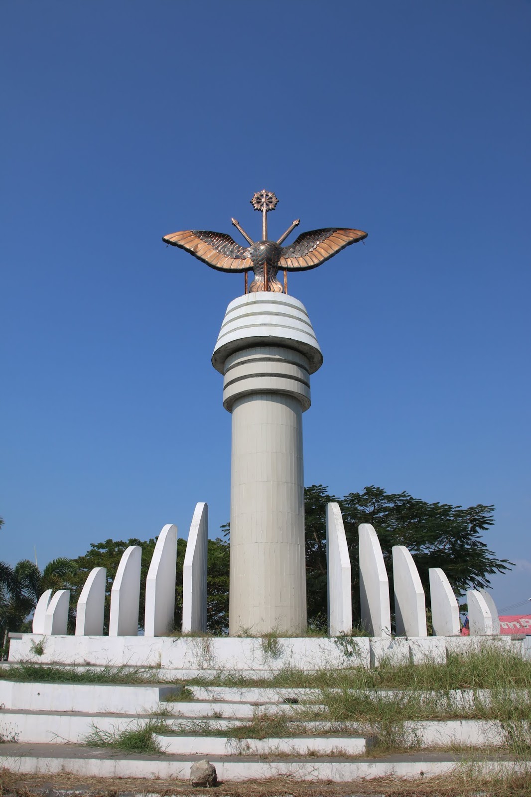 Tugu Gagak Winangsih Sukra Indramayu