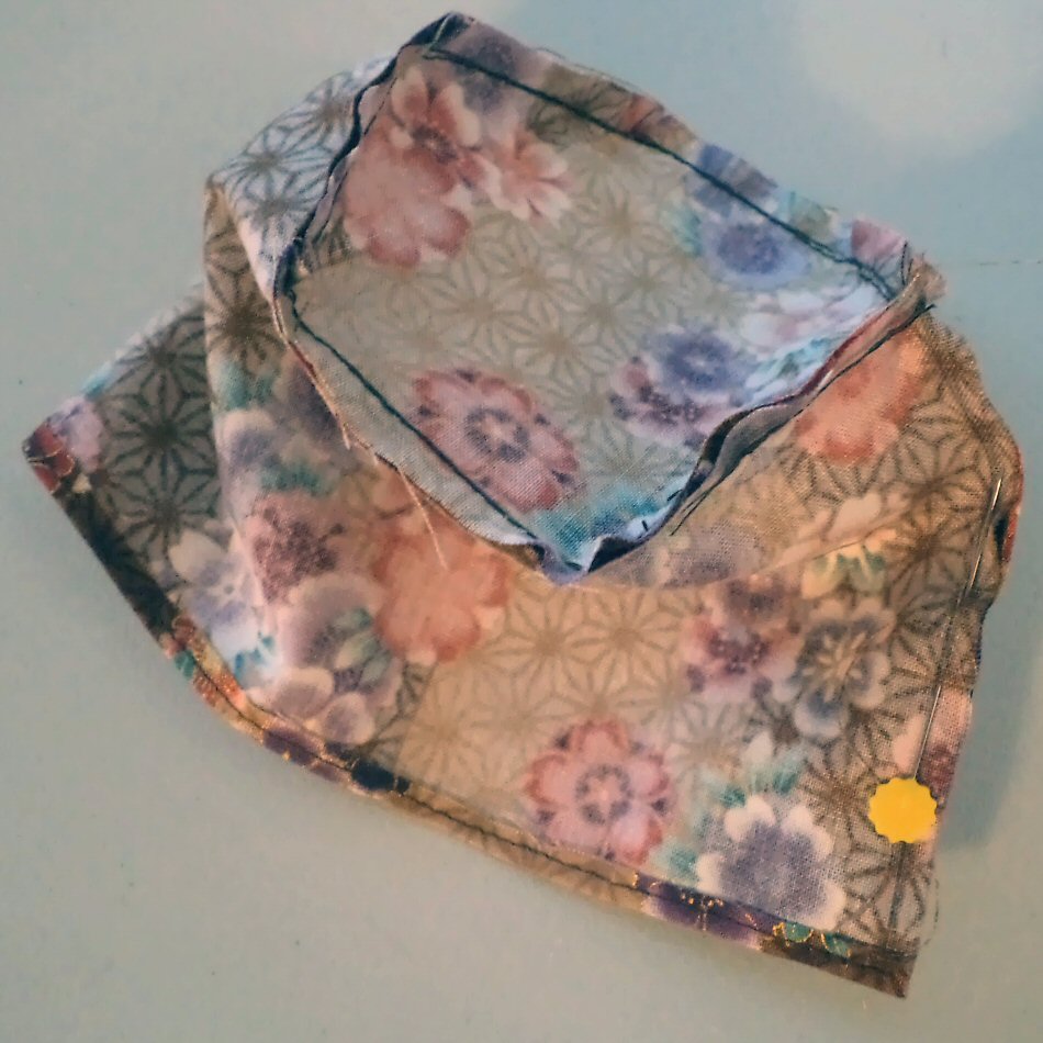 eSheep Designs: Self-Closing Fabric Origami Twist Box