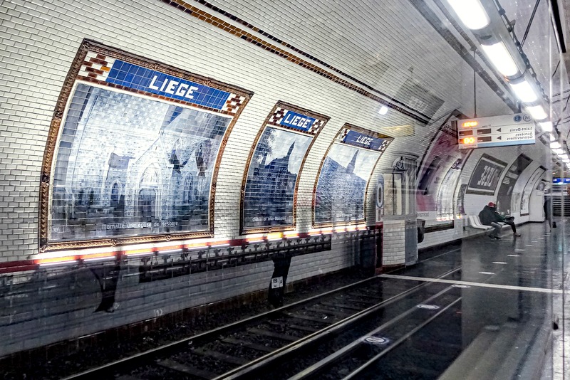 Paris : Mosaïques de la Station Liège sur la ligne 13 du métro parisien ...