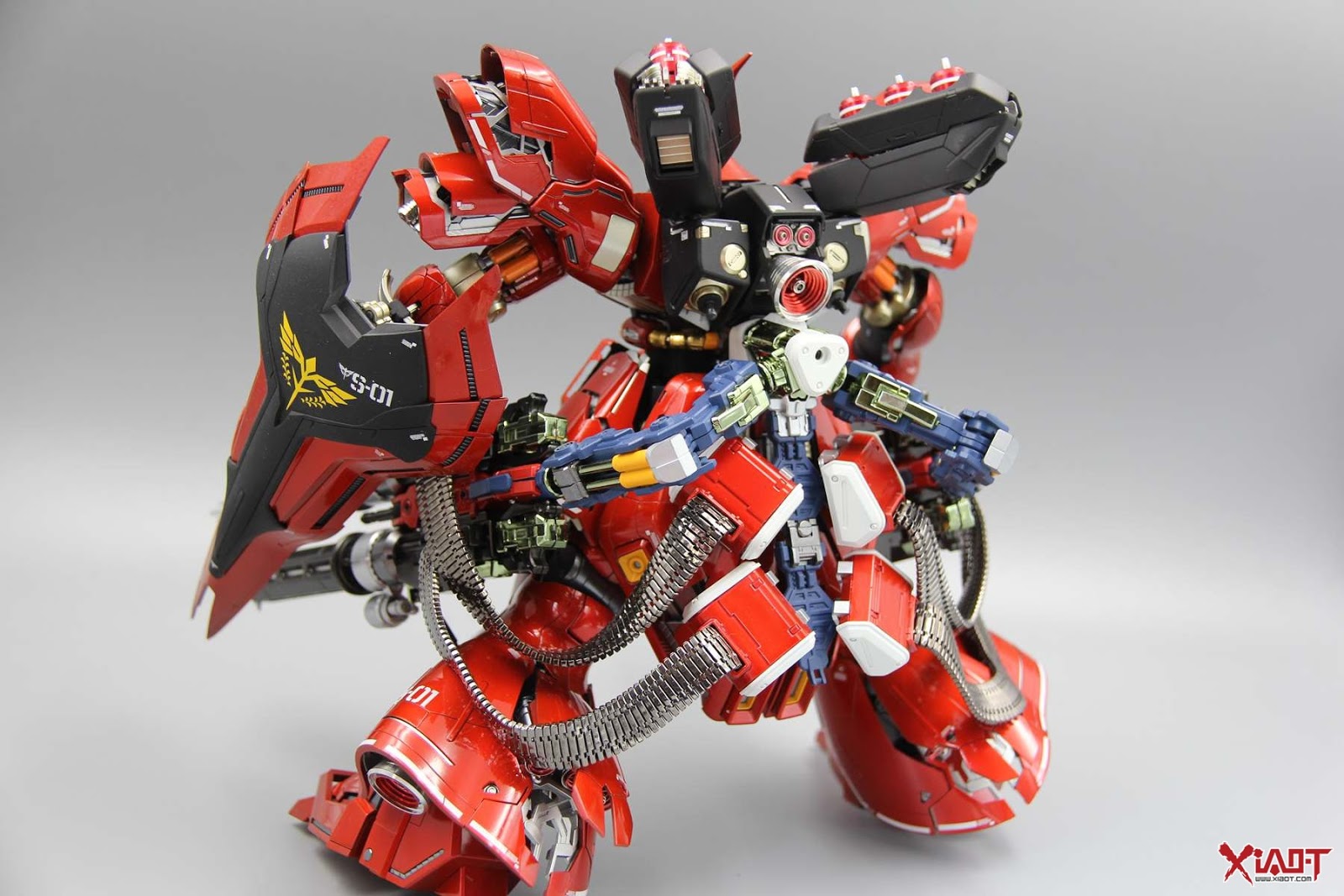 Custom Build: MG 1/100 MSN-04 Sazabi + Quadruple Gatling Gun