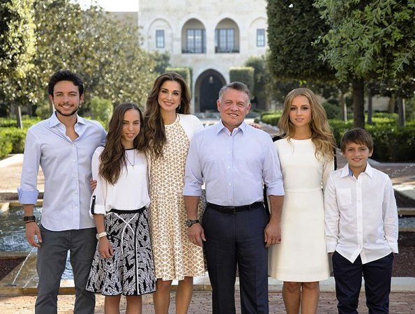 Queen Rania Of Jordan Shared The Royal Family's Annual New Year Photo ...